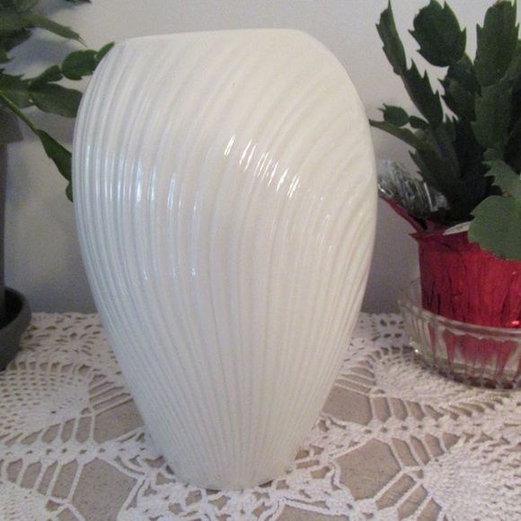 Lenox | Accents | Vintage Lenox Ivory Mirage Medium Vase | Poshmark